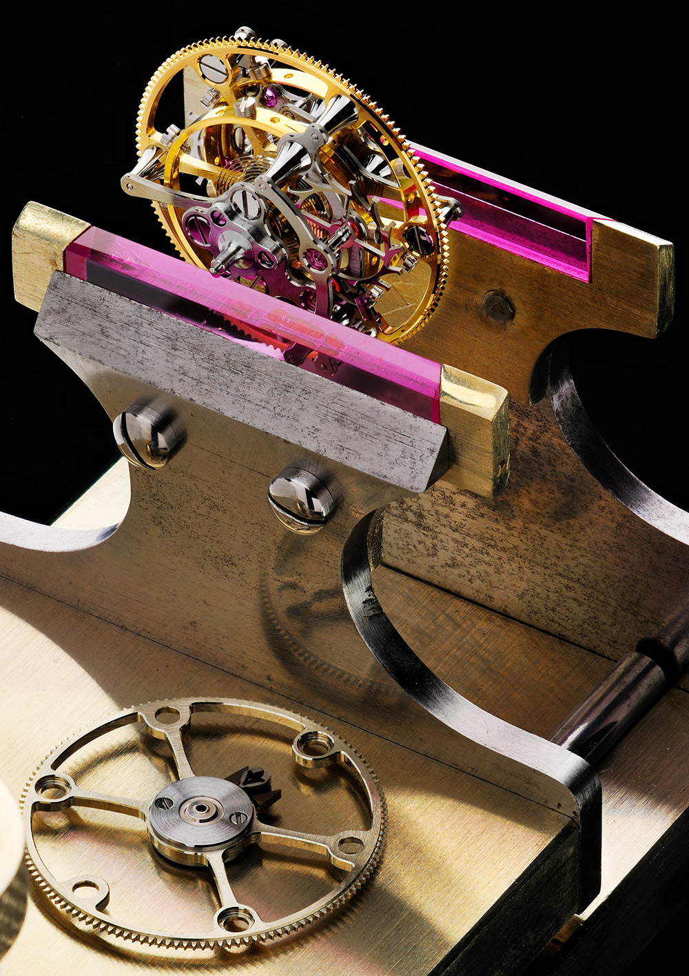 El primer reloj de pulsera que utiliza resonancia acústica es obra de ...