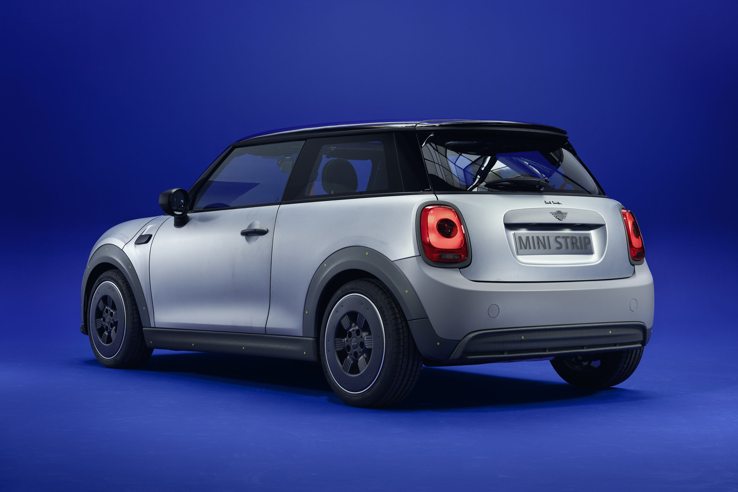 El diseñador Paul Smith crea el auto más minimalista y sostenible hasta ...