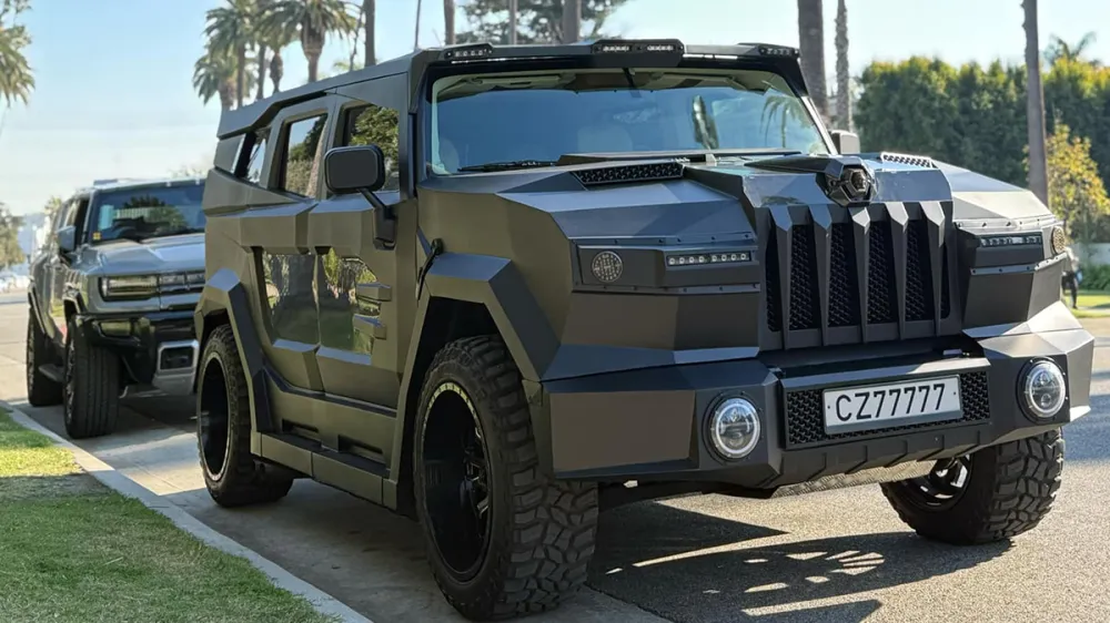 Basado en el Hummer H2, este vehículo es un búnker a prueba de todo