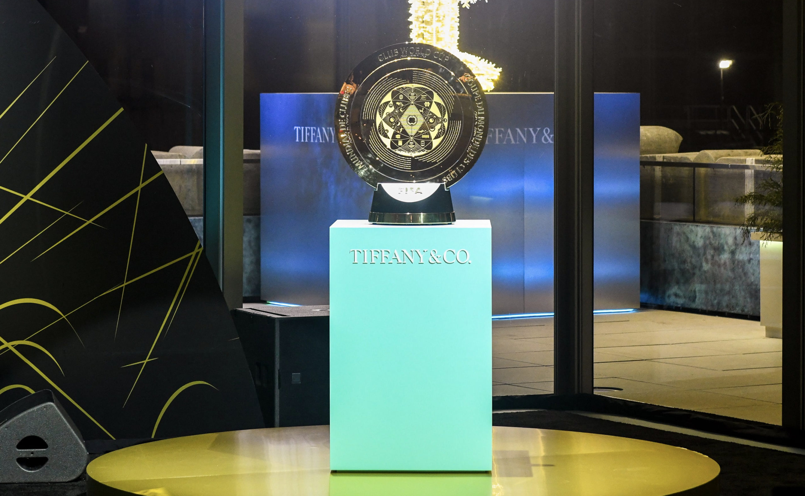 Tiffany & Co. presenta el trofeo del Mundial de Clubes de la FIFA