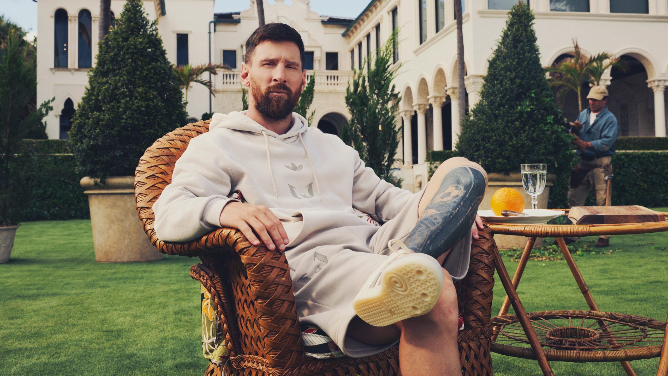 En colaboración con adidas, Leo Messi lanza la colección de ropa que ...