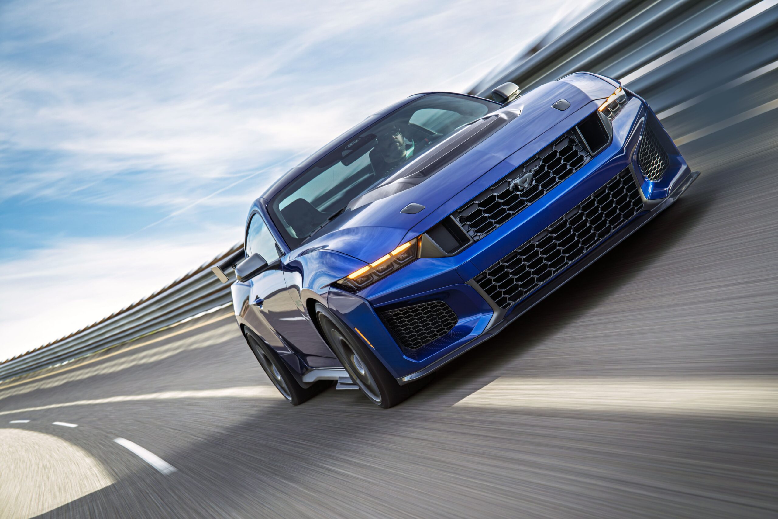 Nacido en las pistas, el Ford Mustang Dark Horse SC es el nuevo ...